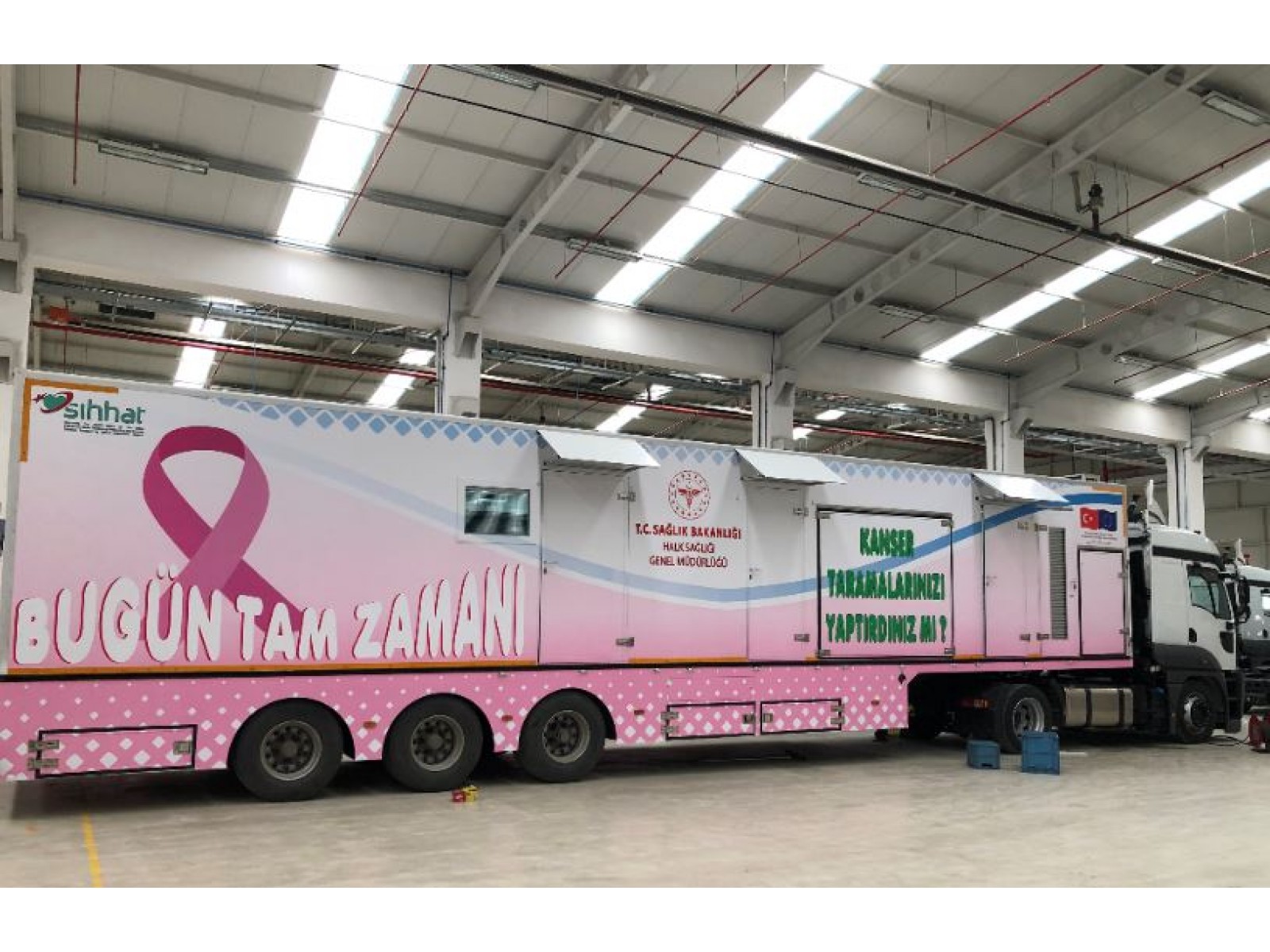 Mobile Clinic Semi Trailer | Mobile Health Semi Truck | Mobile Medical ...